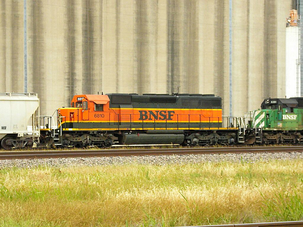 BNSF 6810